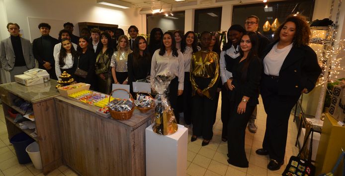 OLVI-studenten openen met ‘Golden 7’ nieuwe pop-upwinkel: “Mooie ...