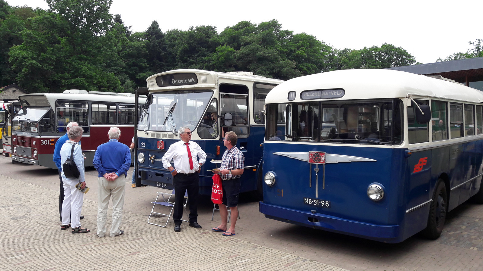 Rijdende jongensdromen in Openluchtmuseum Arnhem | Foto | gelderlander.nl