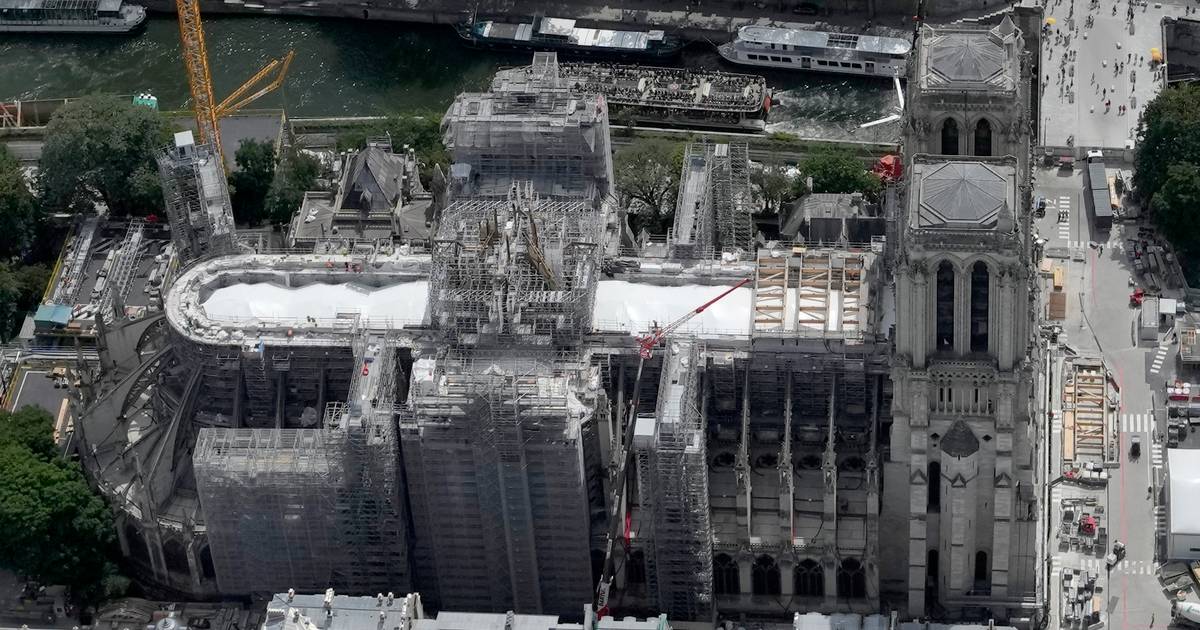 Quatre ans après le terrible incendie, Notre-Dame de Paris retrouve une ...