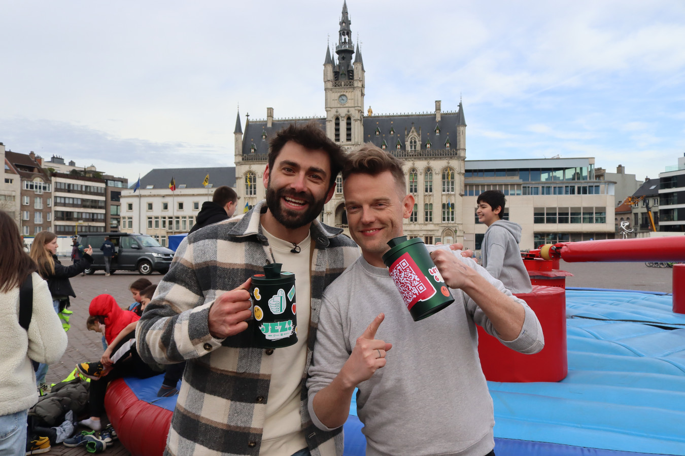Sieg De Doncker trapt JEZ! actiedag af op Grote Markt: “We daagden ...