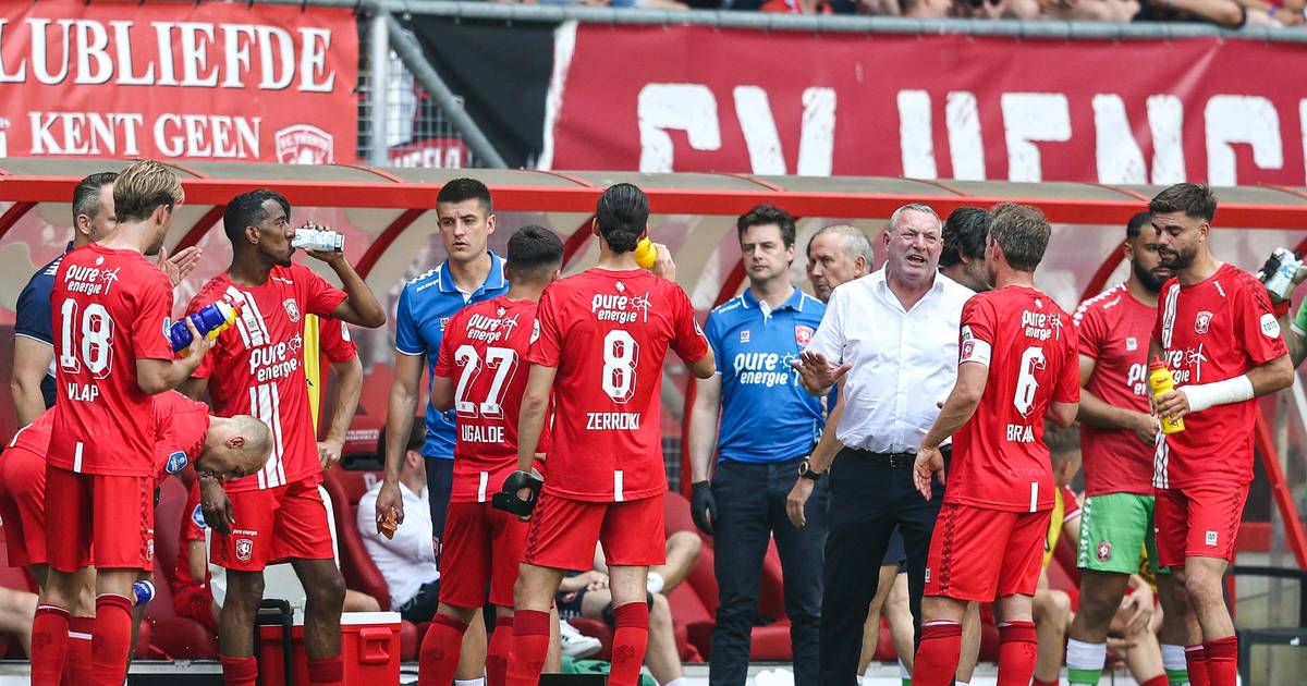 Ron Jans gaat nog één keer een elftal samenstellen bij FC Twente | FC Twente | tubantia.nl