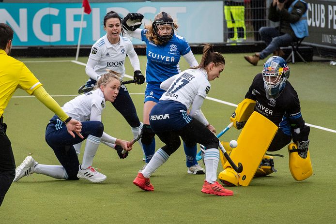 Vrouwen HC Tilburg houden een punt over, de mannen blameren zich tegen ...