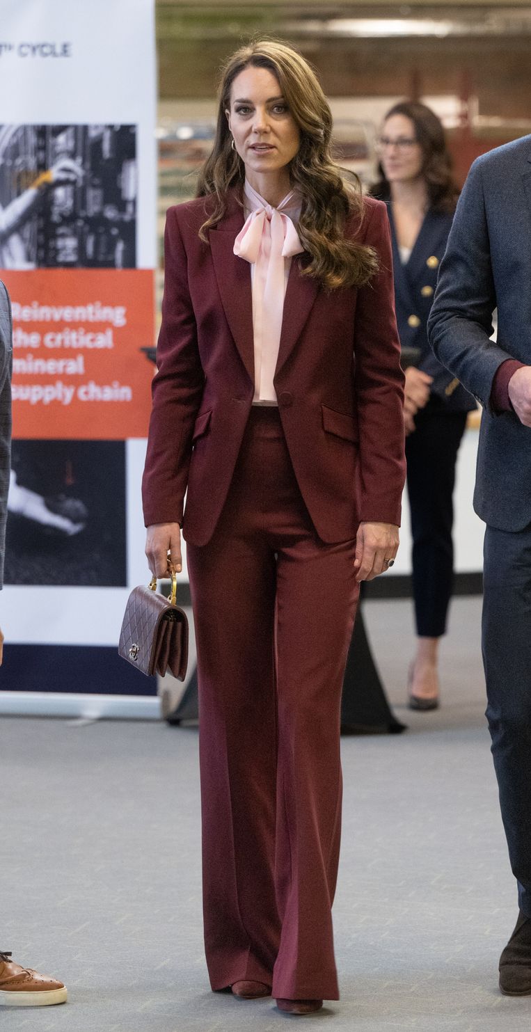 Deze feestelijke outfit van Kate Middleton wil je hebben voor de kerstdagen