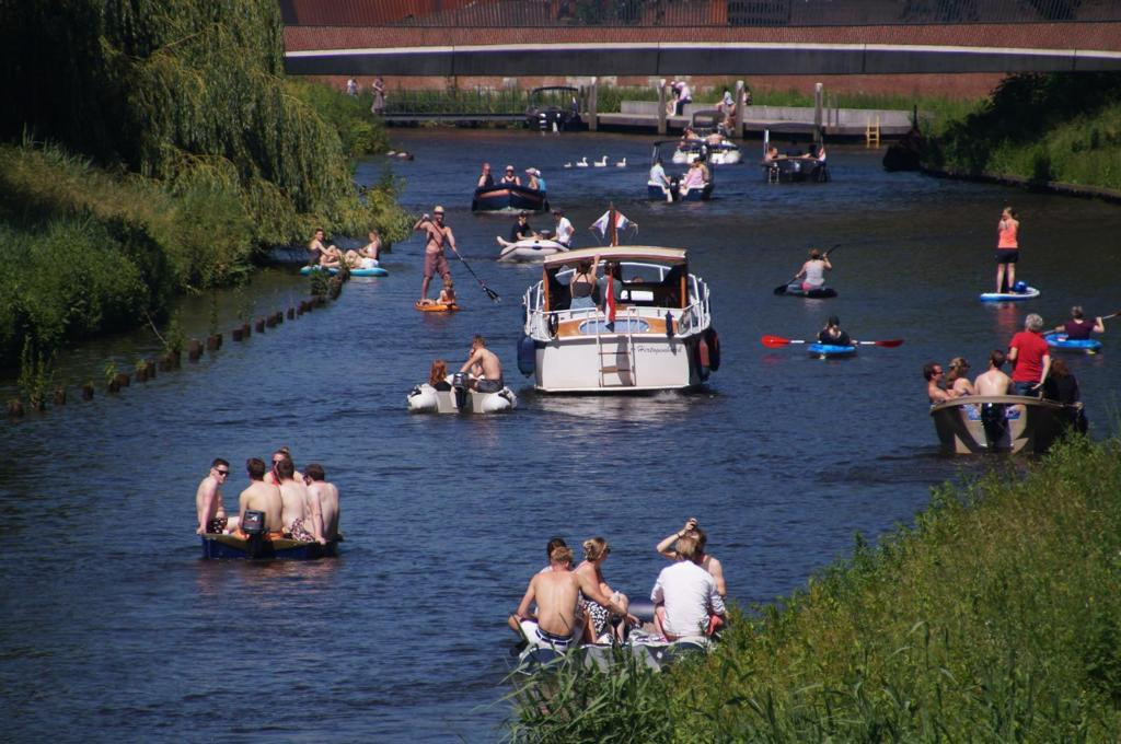 Speedboten en jetski's zorgen voor gevaar in Den Bosch: ‘Soms vol gas ...