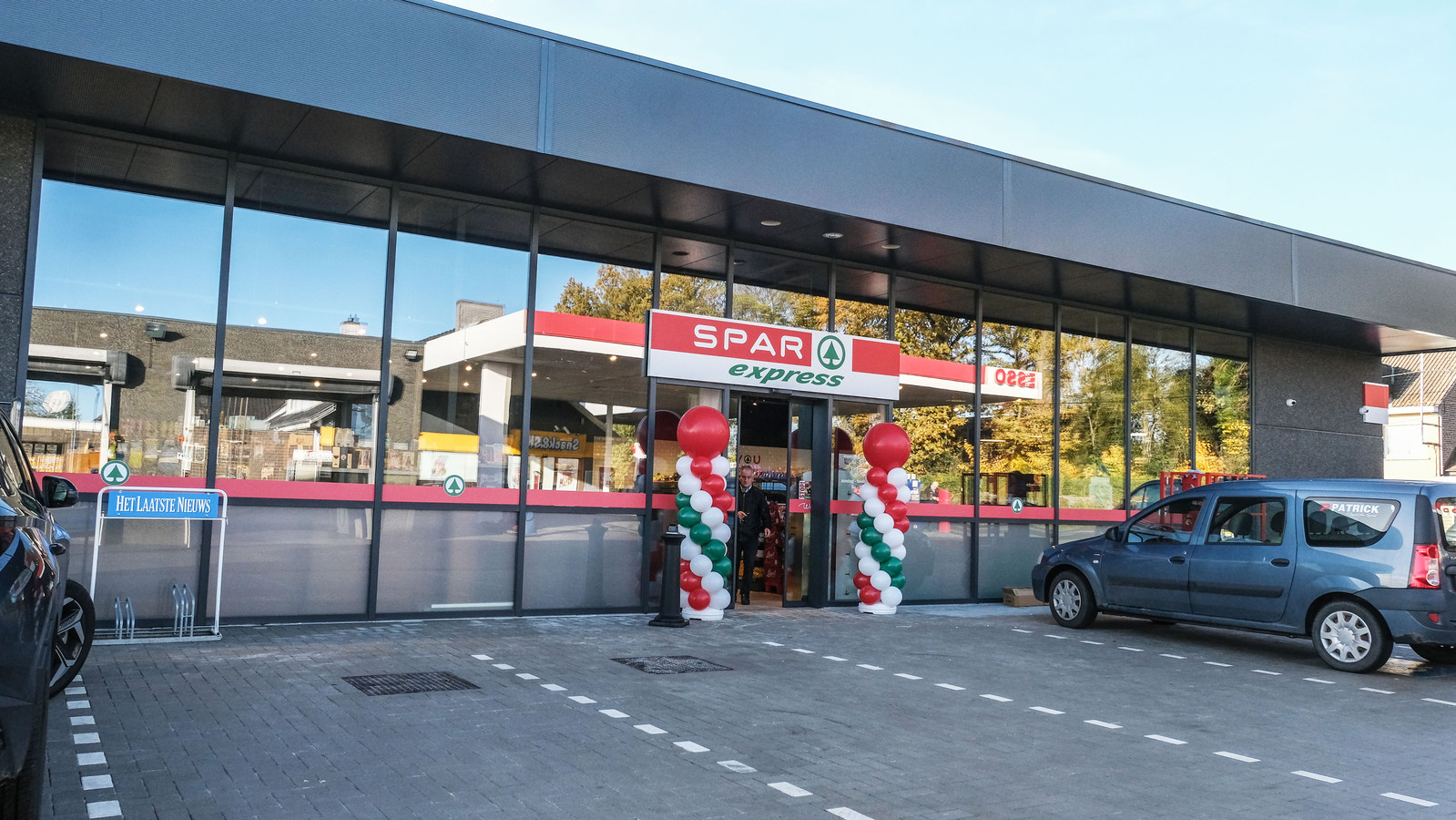 Zussen Marie (33) en Lucie (31) stellen nieuwe Spar Express voor ...