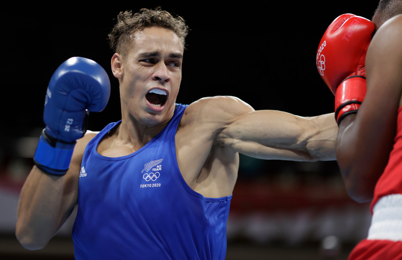 Un boxeur marocain disqualifié pour avoir essayé de mordre son ...