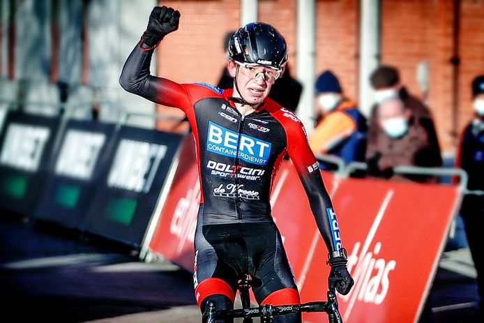 Naud De Clercq doet in Balegem gooi naar Oost-Vlaamse titel: “Overal ...