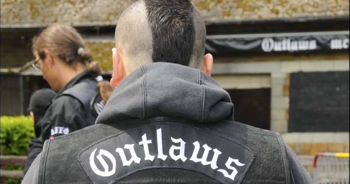 Politie waakzaam in Maasmechelen vanwege verboden party Outlaws ...