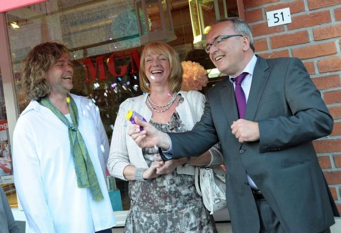 Vol winkelcentrum Poort van Sluis geopend | Zeeuws-Vlaanderen | pzc.nl