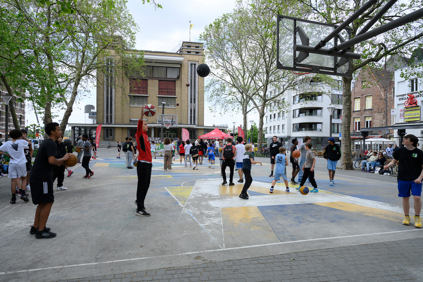 Drie generaties pleintjesbasketters kondigen nieuw Antwerps ...
