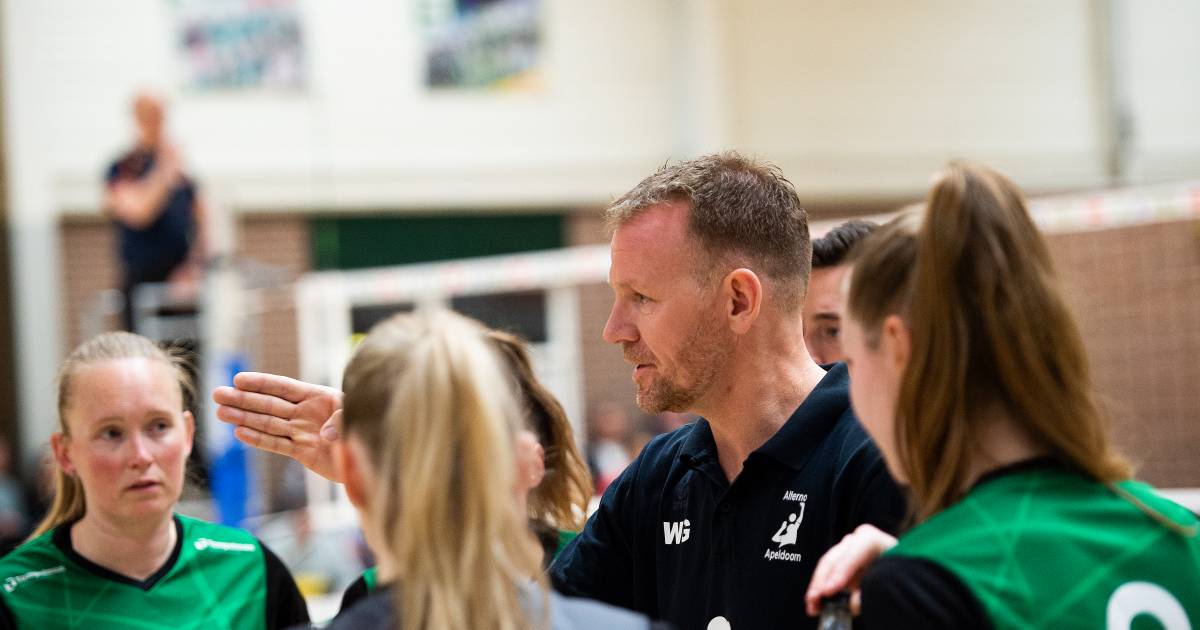 Alterno moet op zoek naar nieuwe volleybaltrainer voor vrouwen ...
