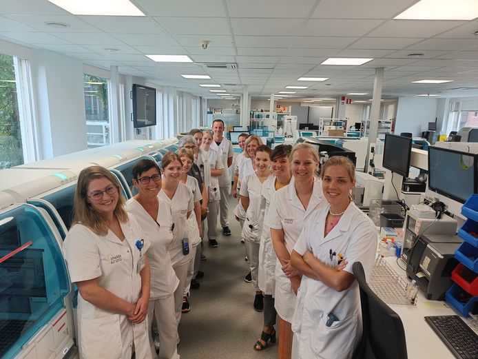 Laboratorium van Imeldaziekenhuis kreeg make-over van 2 miljoen euro ...