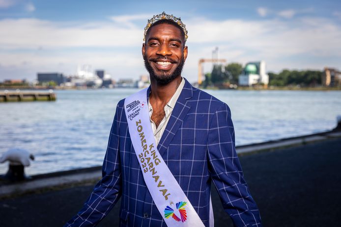 Kevin (31) is niet queen, maar eerste king van het Zomercarnaval: ‘Ik ...