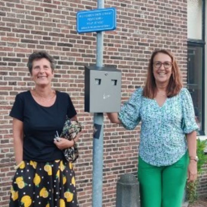 Yvonne raapt wekelijks tientallen peuken op in haar straat en begint ...