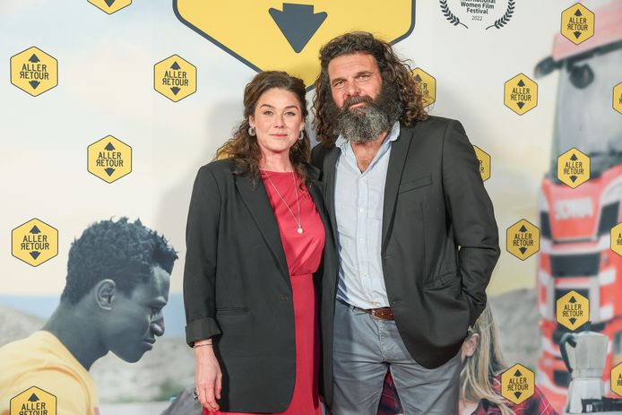 IN BEELD. Ruth Beeckmans arriveert als volleerde vrachtwagenchauffeur ...