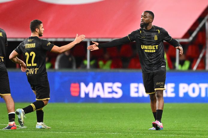 Sclessin haalt opgelucht adem: Standard bibbert in het slot, maar wint ...