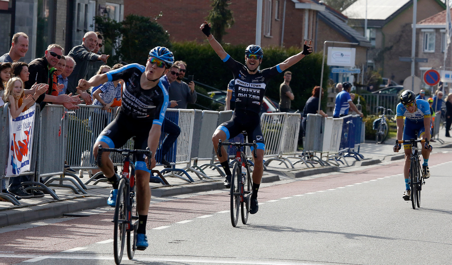 Zeeuwse wielerploeg Middelkamp mag niet meedoen aan Omloop van de ...