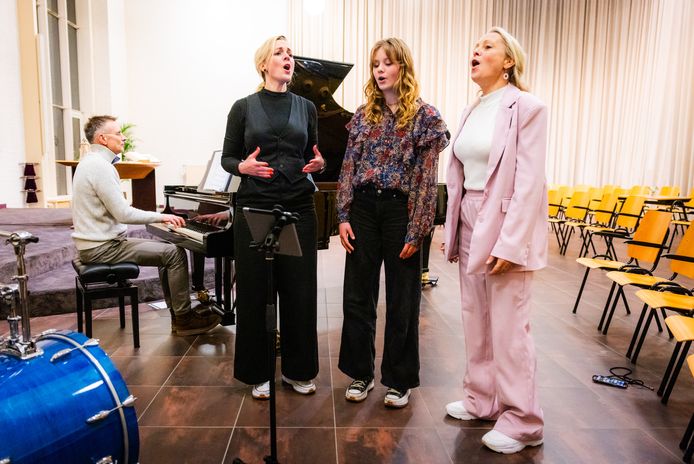 Julia pakt het groot aan: inzameling voor studiereis en goed doel leidt ...