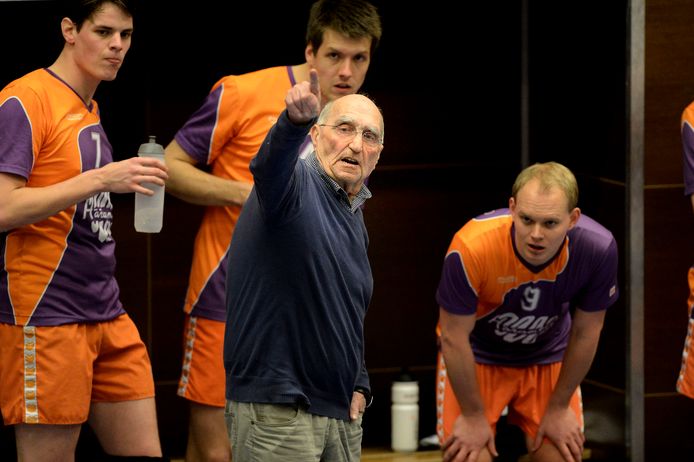 Volleybaltrainer Cees Jansen (83) uit Goor overleden | Regiosport ...