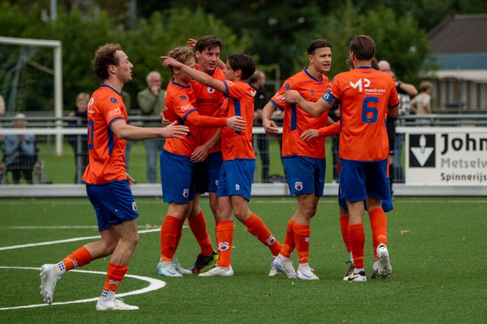 VOAB maakt gehakt van buurman in teruggekeerde Goolse derby: ‘Dit is ...
