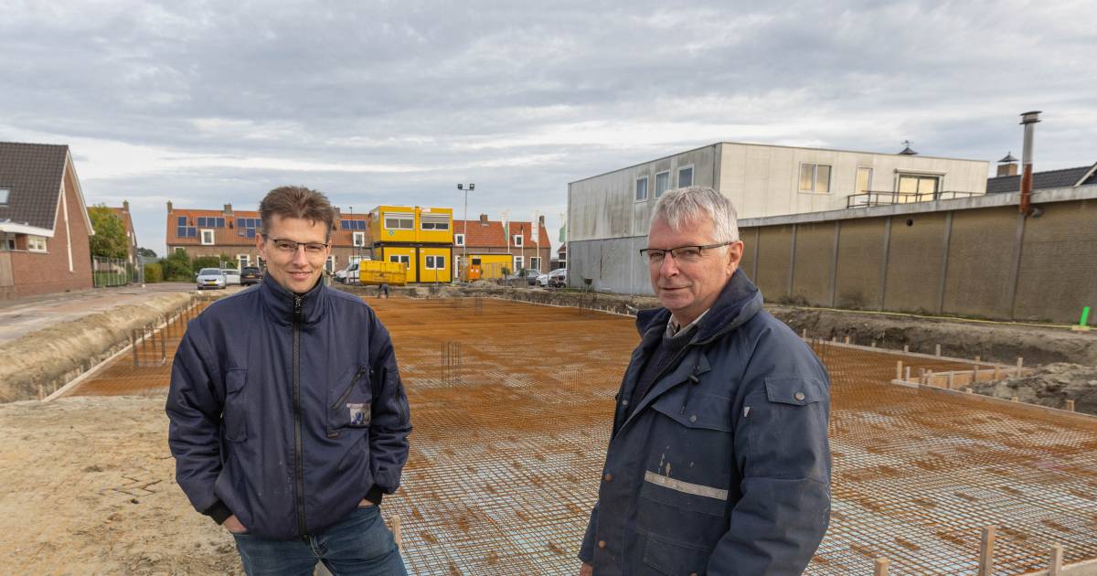 Leden Gereformeerde Gemeente Nieuwdorp dragen bij aan nieuwe kerk ...