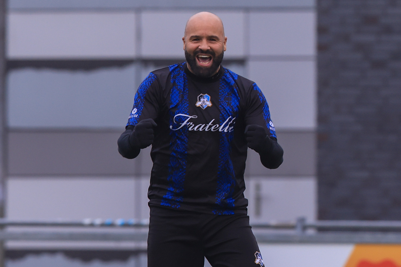 Oud-prof Ali Boussaboun (43) winterkampioen in de vijfde klasse, maar ...