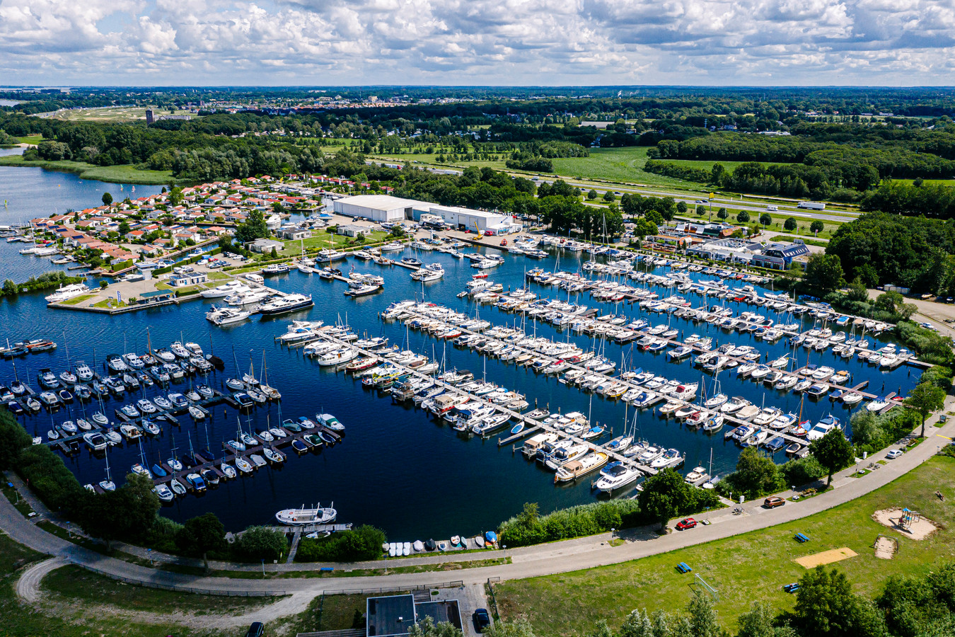 Watersportbranche hengelt driftig naar personeel in Lelystad, na ...