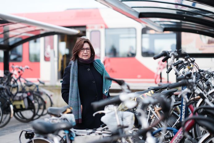 Petra gaat nóóit met haar e-bike naar het station, behalve die ene keer: ‘Ik was zó boos ...
