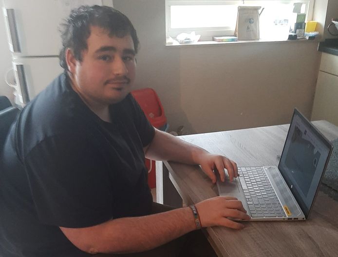 Emio (22) helpt verenigingen gratis met bouwen van website | Haaltert ...