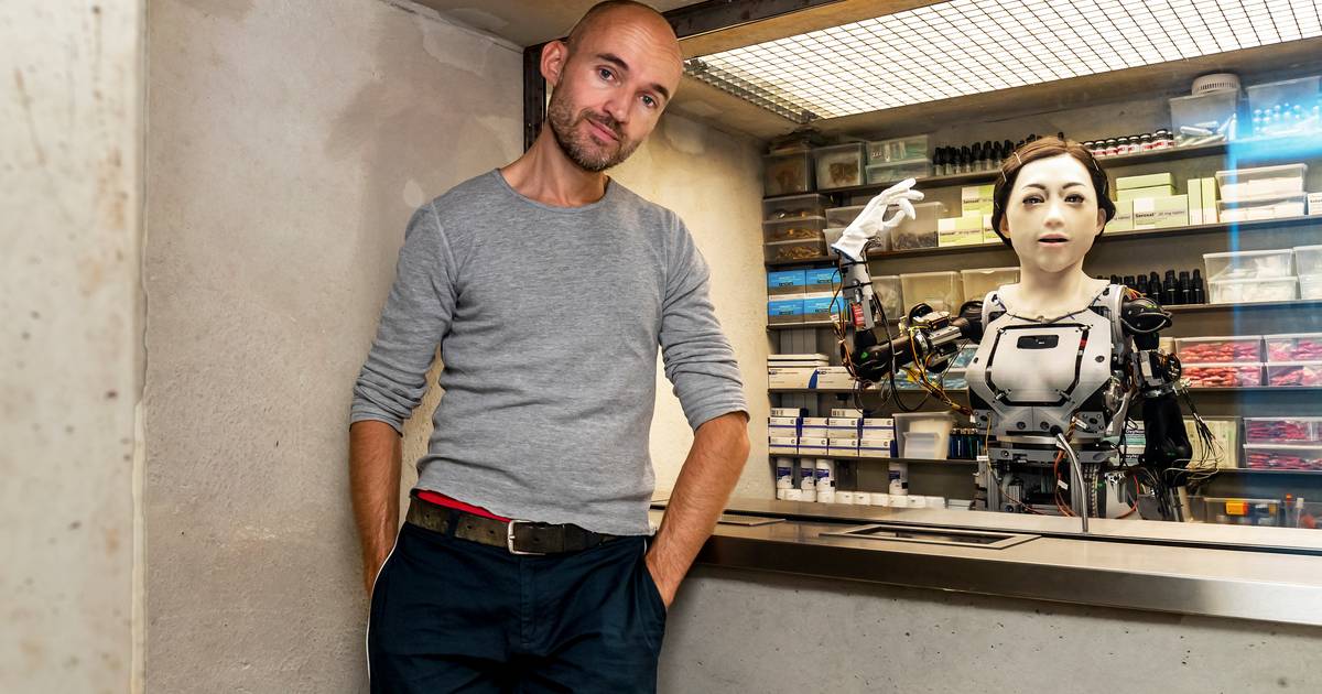 Kunstproject in Utrecht: menselijke robot Amy vertelt alles over drugs | Utrecht | AD.nl