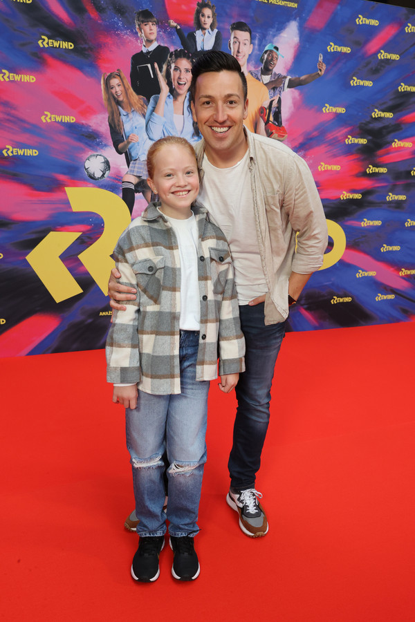 IN BEELD. YouTube-sterren Céline en Michiel lokken 2500 fans naar ...
