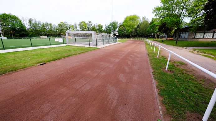 Looppiste Olympiadeplein krijgt onderhoud: “Het resultaat mag er zijn ...