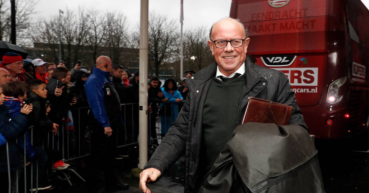 PSV-clubicoon Mart van den Heuvel treedt terug als teammanager, Bas ...