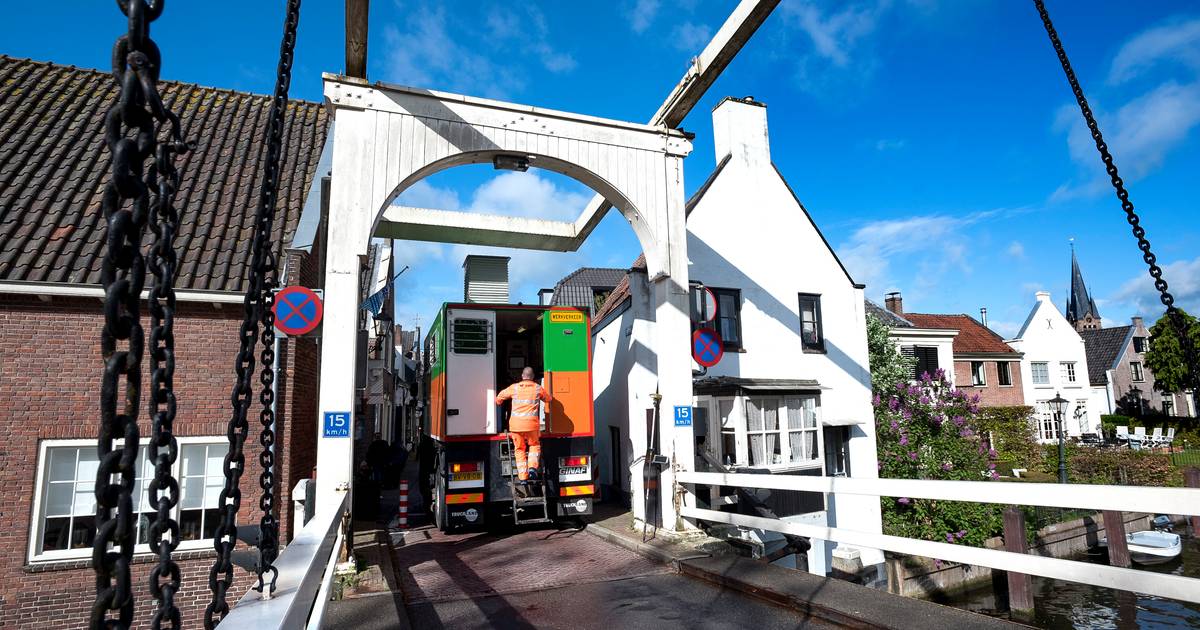 De Vechtbrug in Breukelen is versleten, de nieuwe is in aantocht ...