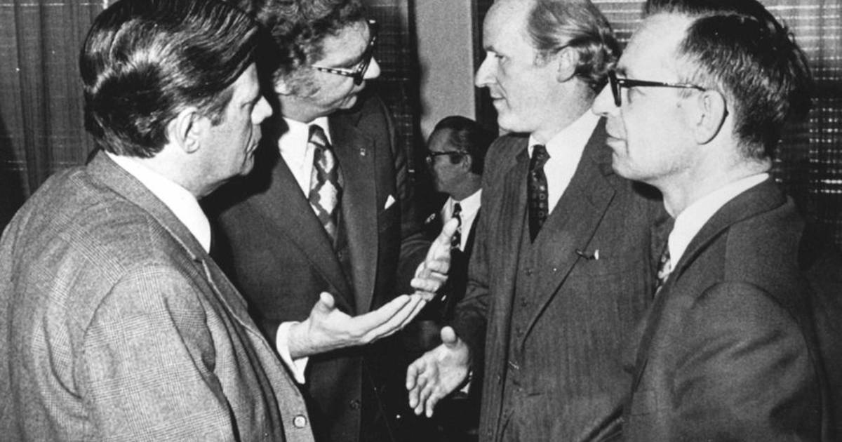 Liberale boegbeeld België Willy de Clercq overleden | Buitenland | AD.nl