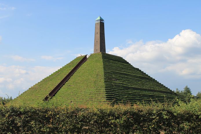 Pyramide van Austerlitz sluit zich aan bij Canon van Nederland ...