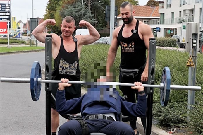 Arm der wet toont ‘power’: politieagent duwt 30 keer 60 kilogram ...