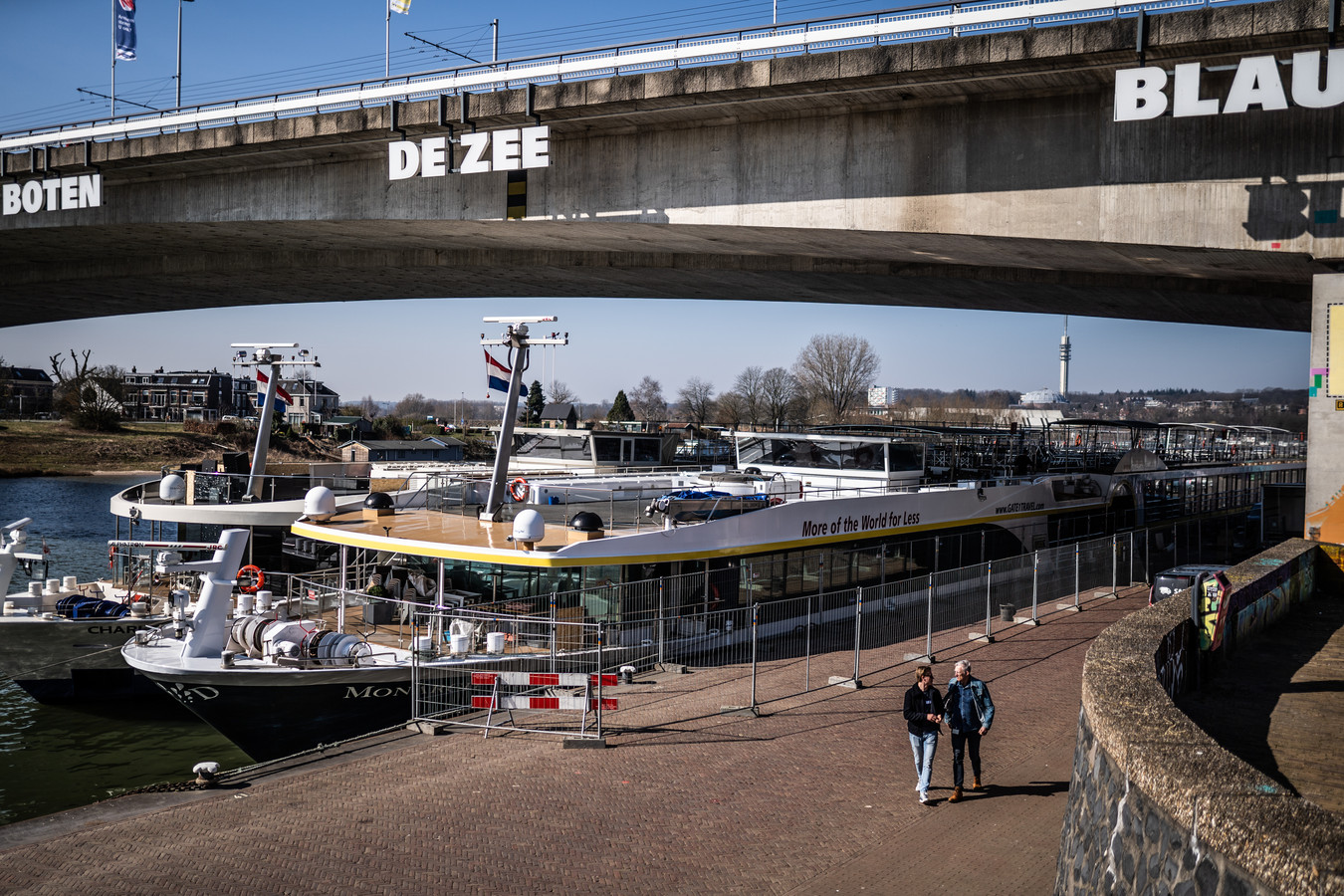 Ziekenhuis Rijnstate in Arnhem biedt hulp aan gewonde Oekraïners | Foto ...
