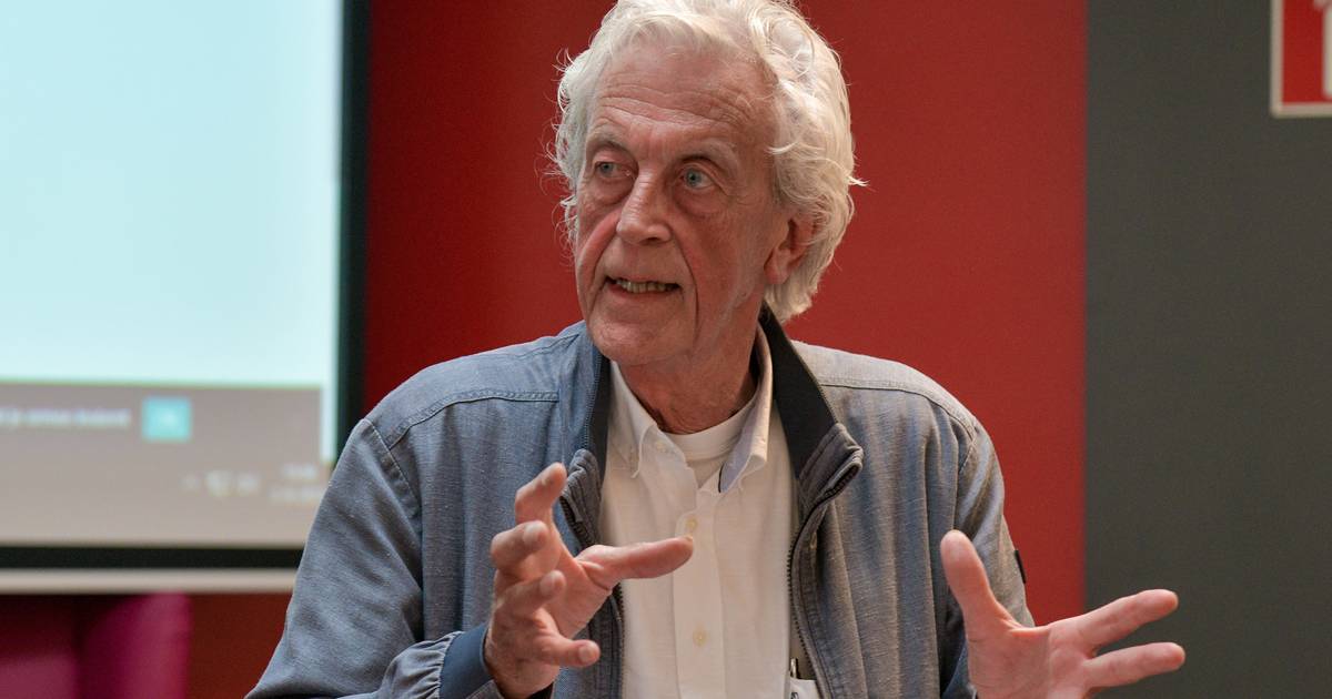 Henk Vaessen (75) heeft geen smartphone, maar gaat als nieuwe ...