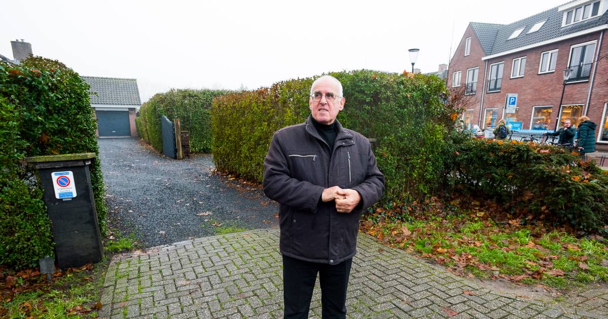 Joop (70) vecht al tien jaar voor behoud van zijn privé-parkeerterrein ...