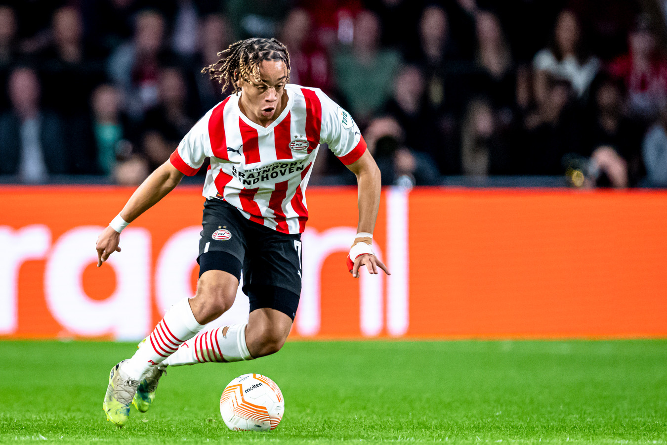 Hoe Xavi Simons zijn grenzen blijft verleggen: Oranje moet niet ...