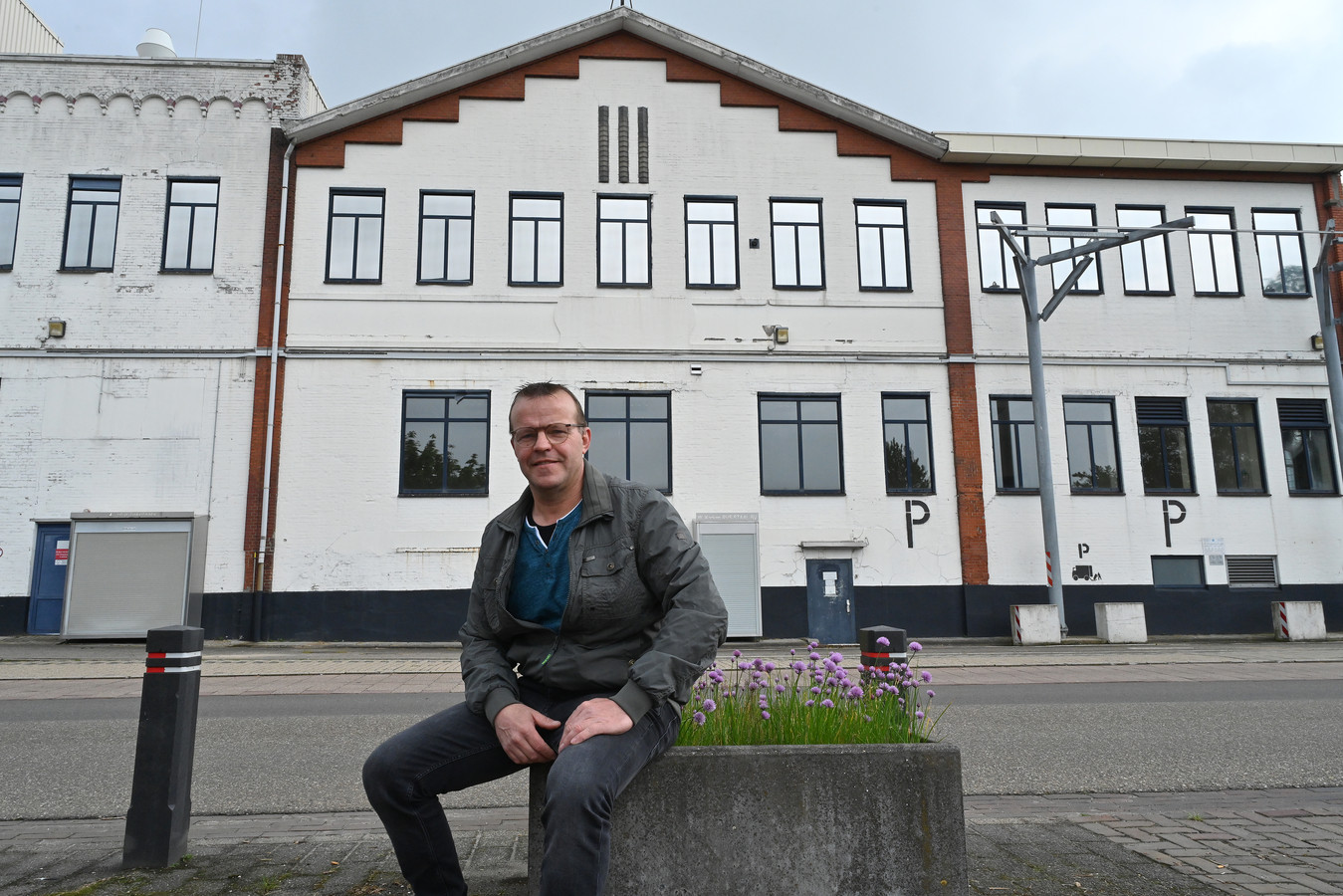 Nu nog een oude fabriek, straks kun je hier wonen met fraai uitzicht ...