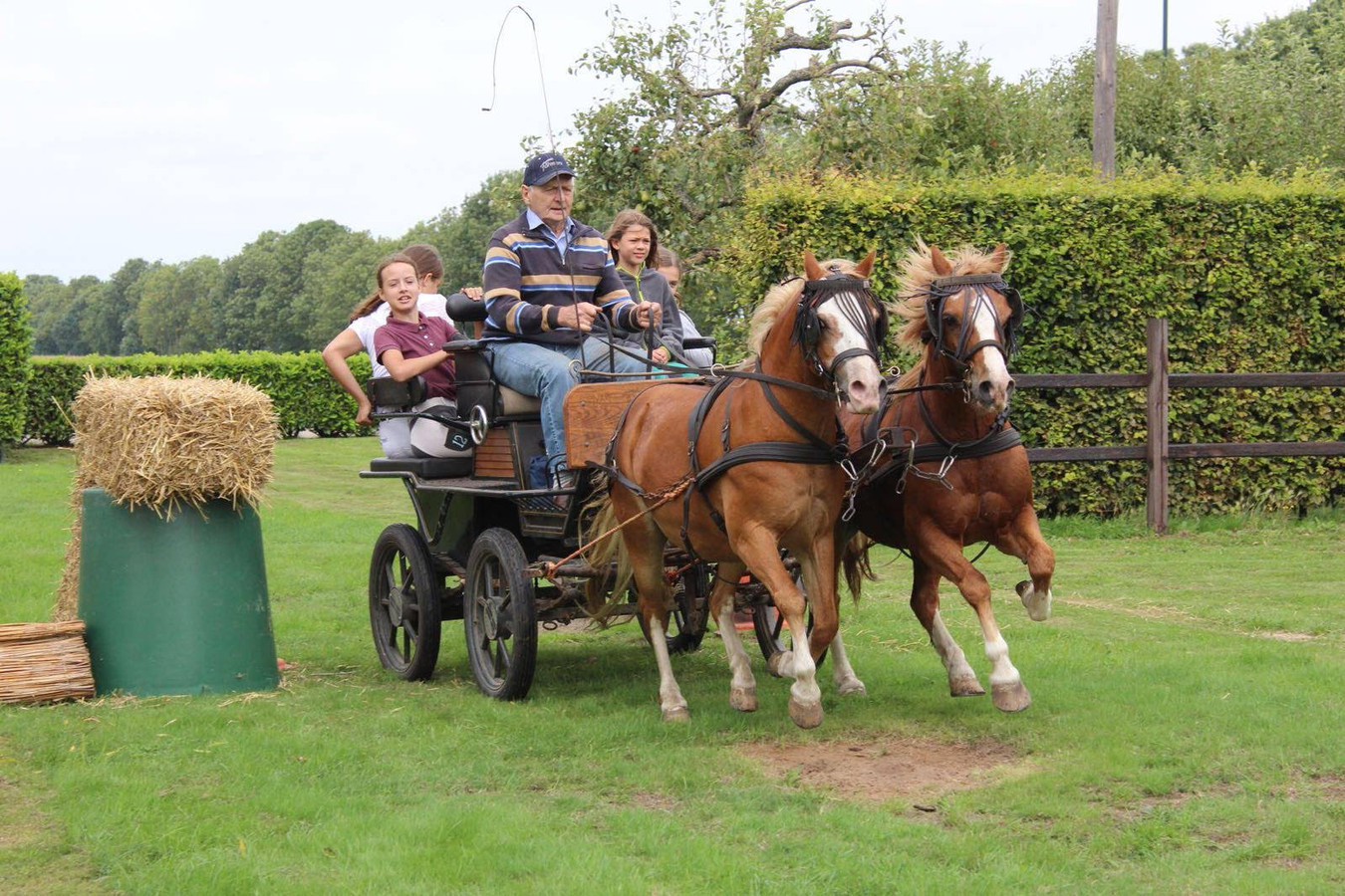 Rij- en Menvereniging Juliana kan na 100 jaar nog altijd op het dorp ...