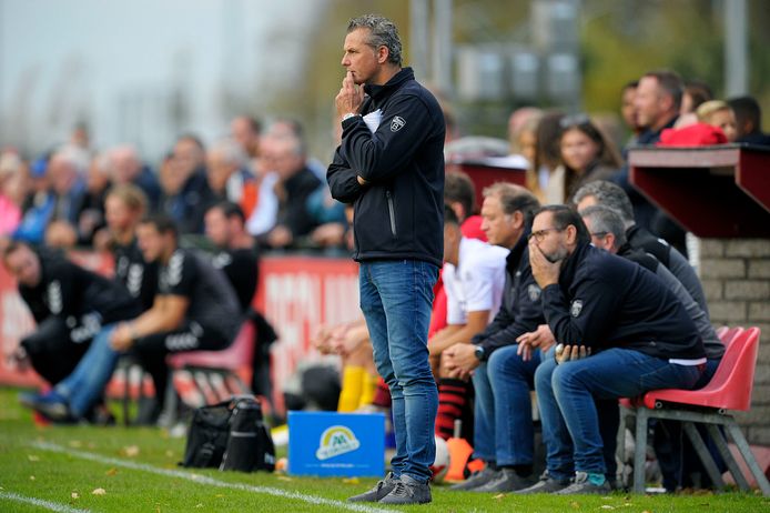 Johan Sturrus na zes jaar weg als trainer Papendrecht: ‘Maar we zijn ...