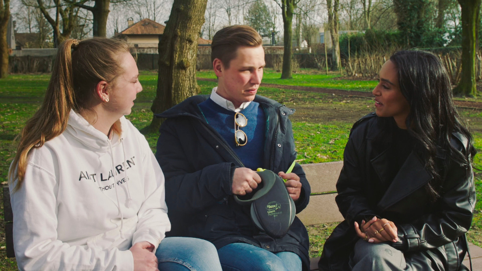 Slechtziende Audric (25) zoekt in ‘Blind Gesprongen’ naar de job van ...
