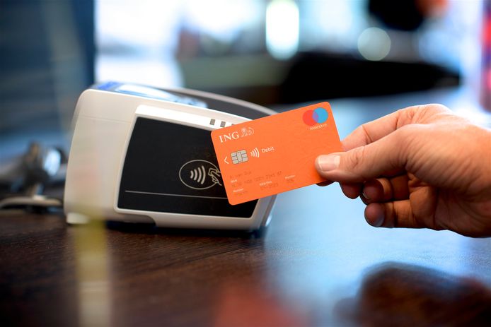 Nieuwe pinpas en creditcard voor 8 miljoen ING-klanten | Economie | AD.nl