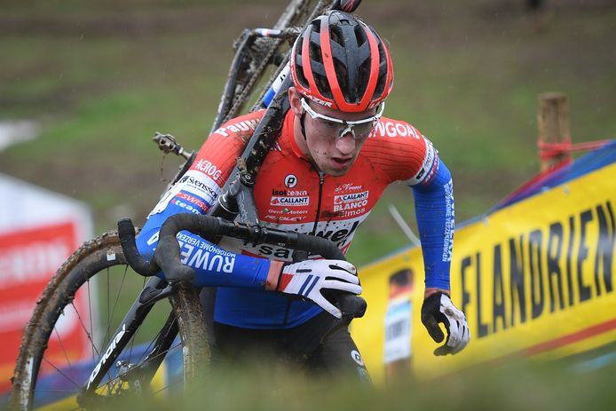 Ryan Kamp valt in WB-cross Zolder uit met knieblessure: ‘Schade lijkt ...