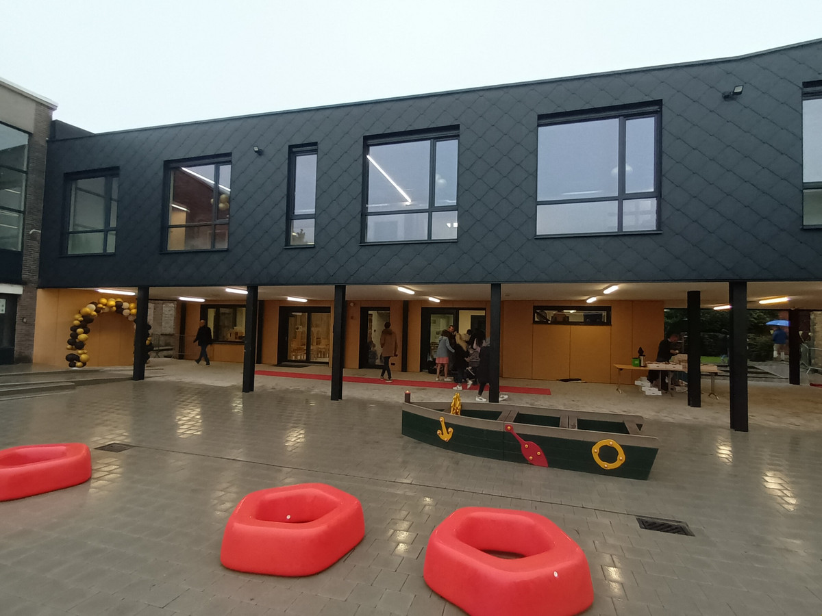 Feestelijke start van schooljaar in SJSP Campus Schaapstraat | Foto ...