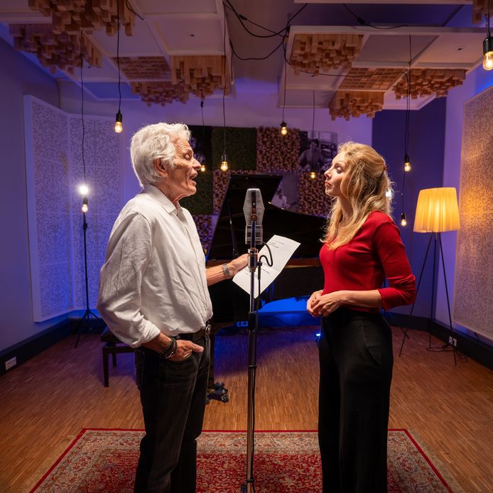 Haagse chansonnière Tess Merlot (33) maakt Franstalig duet met Ben ...