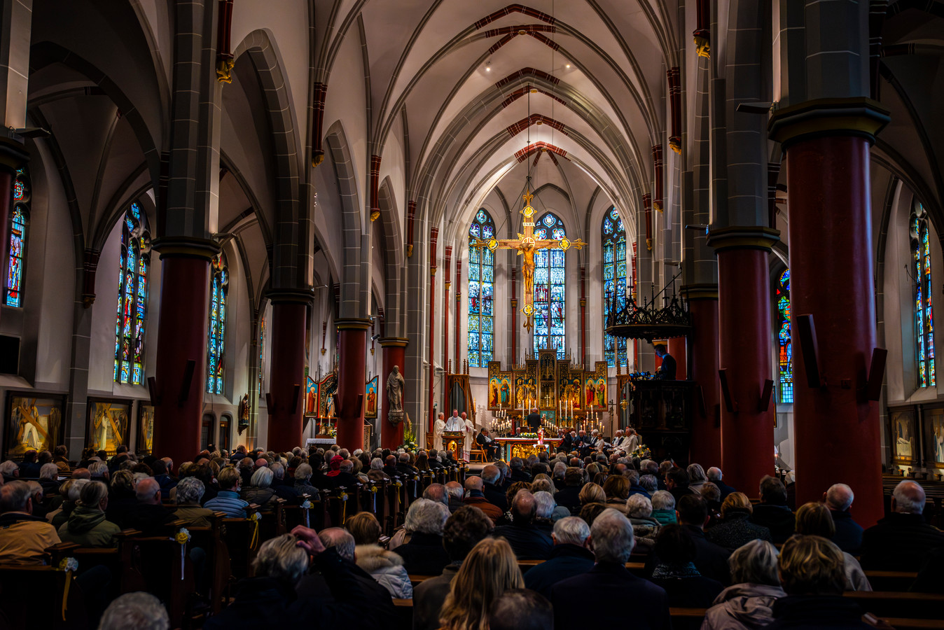 Twee kerken dicht, maar 150 jaar Blasiuskerk wordt gevierd: pastoor ...